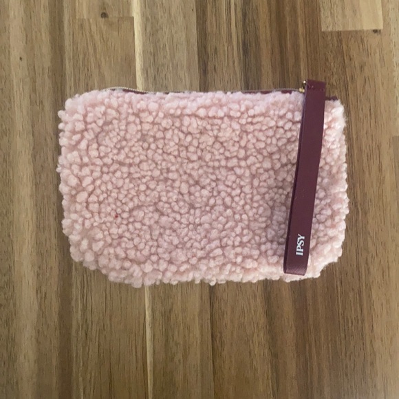 ipsy | Makeup | Pink Small Fuzzy Ipsy Makeup Bag | Poshmark